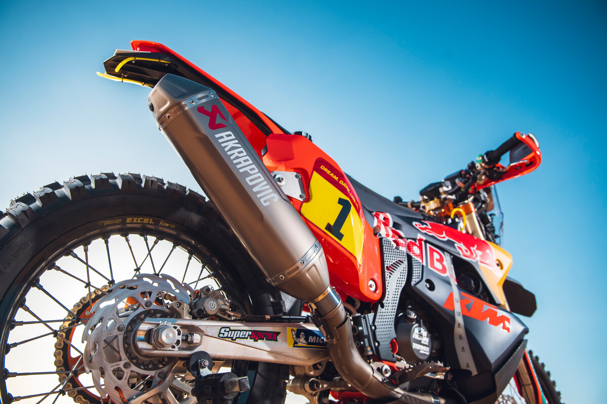 KTM Rally Trio Ready for Dakar 2026 – first look factory 450 Rally bikes